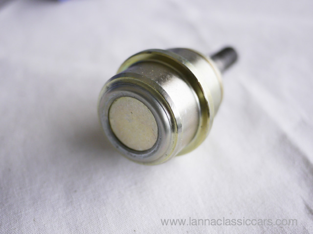 BALL JOINT UPPER SWIVEL P38 RANGE ROVER DISCOVERY2 (4) | Lanna Classic Cars